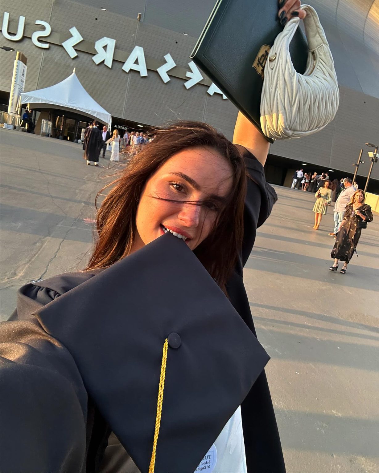 Ashtin Earle: Age, Bio, Fame, Family, and Net Worth